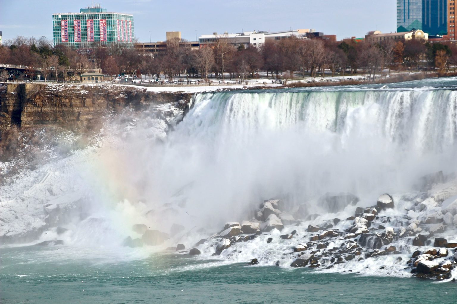 Découvrir les chutes du Niagara en hiver - Planete3w